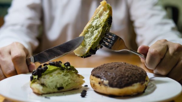 5 Easy Ways To Curb Sugar Cravings | Mighty Goodness