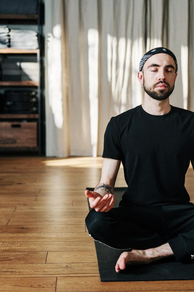 13 Wonderful Benefits Of Yoga For Men | Mighty Goodness